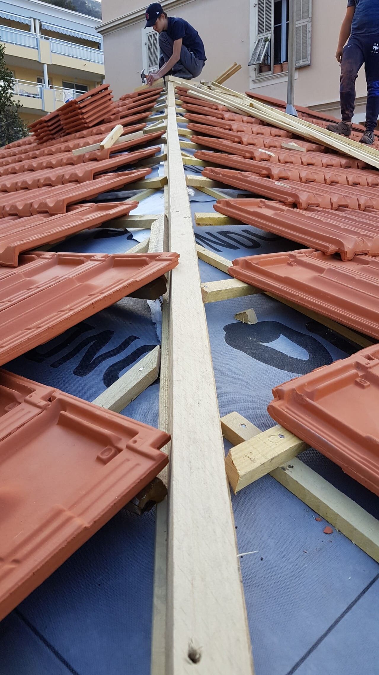 Réalisation de travaux de rénovation de toiture à Rocbaron